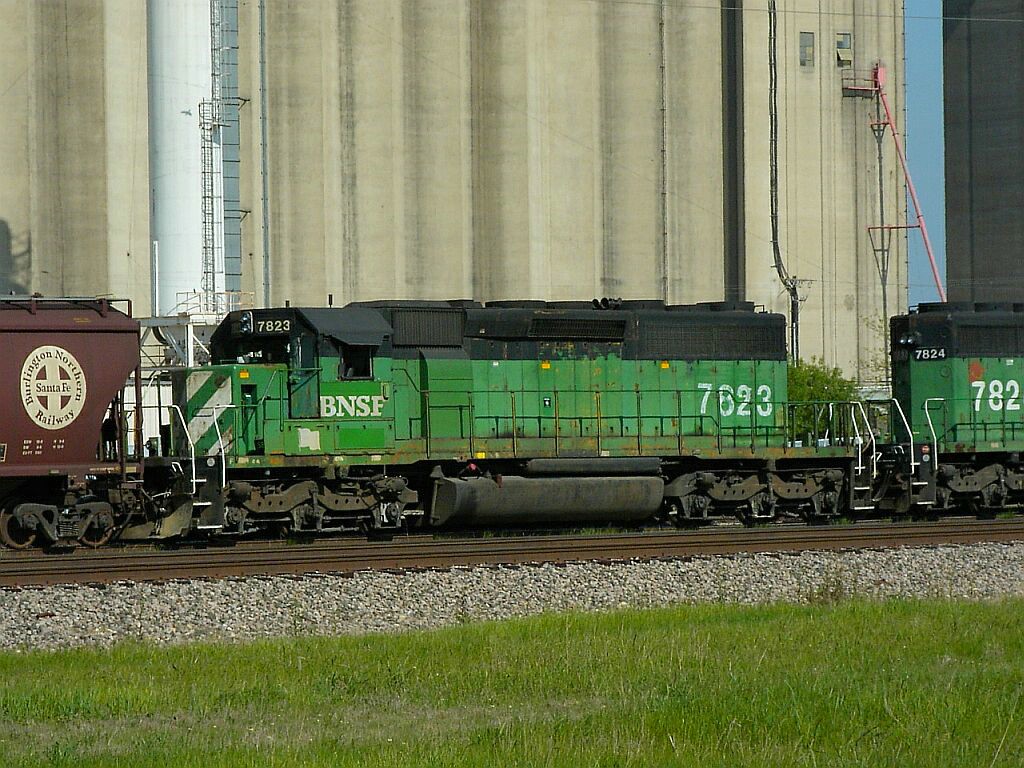 BNSF 7823